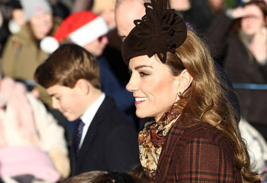 Η Kate Middleton ανέδειξε το βλέμμα της με γιορτινό μακιγιάζ στη ...